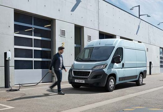 Royal Mail Trials LEVC VN5 Electric Van For Parcel And Letter Deliveries