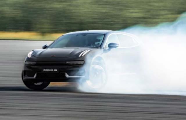 ZEEKR 001 breaks two Guinness World Records