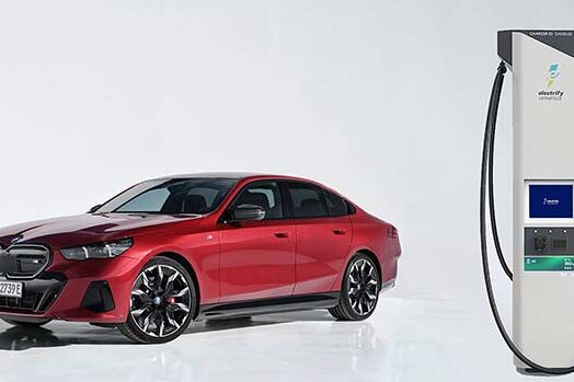 Top of the range model: The new BMW 545e xDrive Sedan