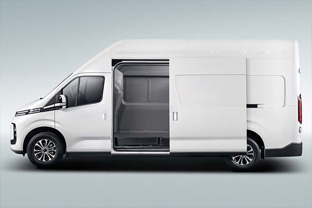 Skywell unveils ‘233’ large electric van at Paris Motor Show