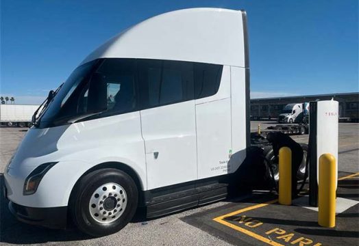 Tesla Semi Specs Revealed: 800 kW Power, 500-Mile Range